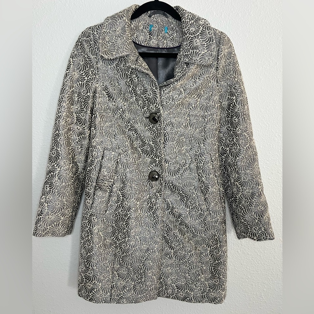 Beautiful Heavy Silver And Cream Coat Super Nice Size… - Gem